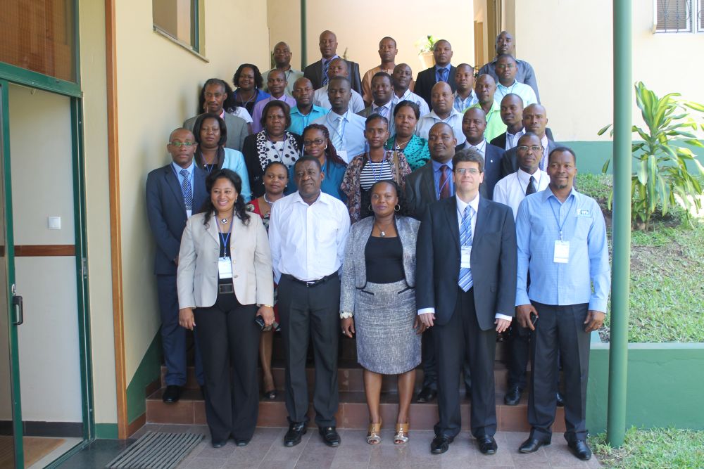Munir os formandos de capacidade para responderem aos desafios do ...
