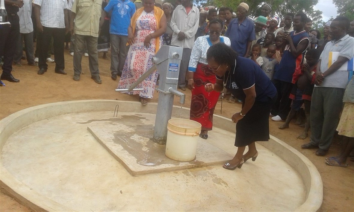 INSS oferece furo de àgua a população de Marrupa – INSS – Instituto ...