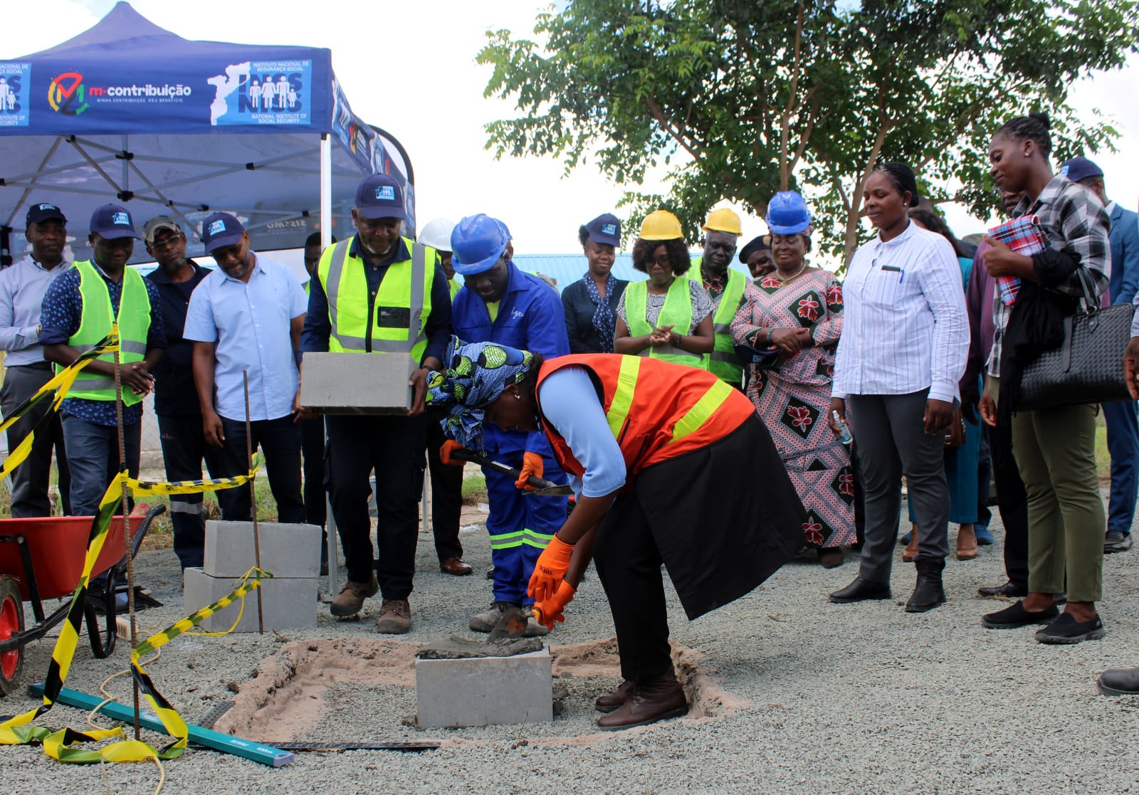 Lançada primeira pedra para construção do edifício do INSS em ...