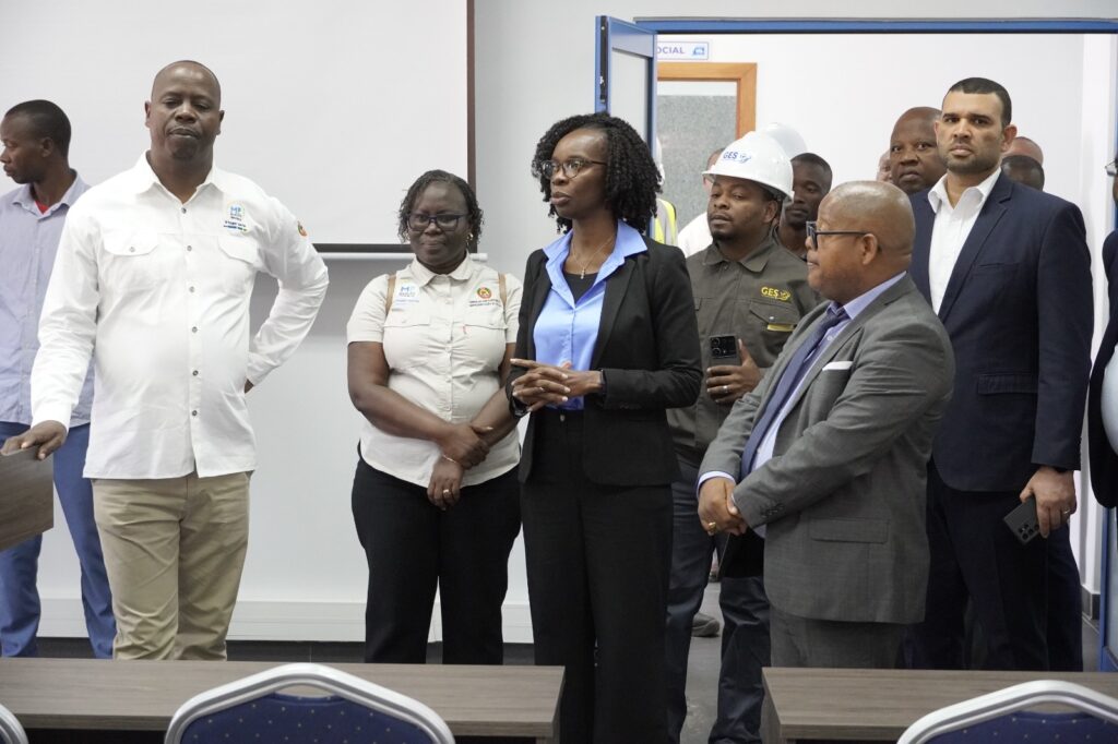 Ivete Alane monitora obra do novo edifício da delegação provincial do ...